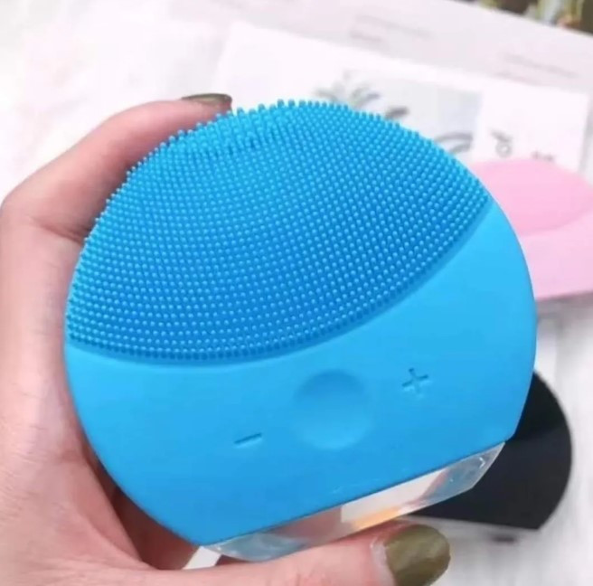 Limpiador Recargable Foreo Luna | Compra online en Yaxa Colombia